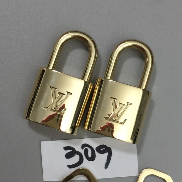 Louis Vuitton | Accessories | Authentic Louis Vuitton Padlock And Key 2 ...